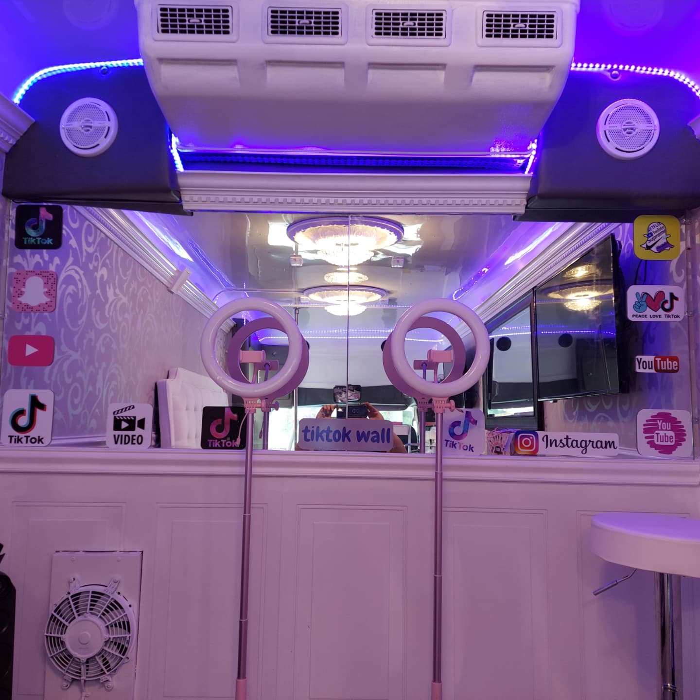 Glam Life glamour party bus in New York City and Long Island